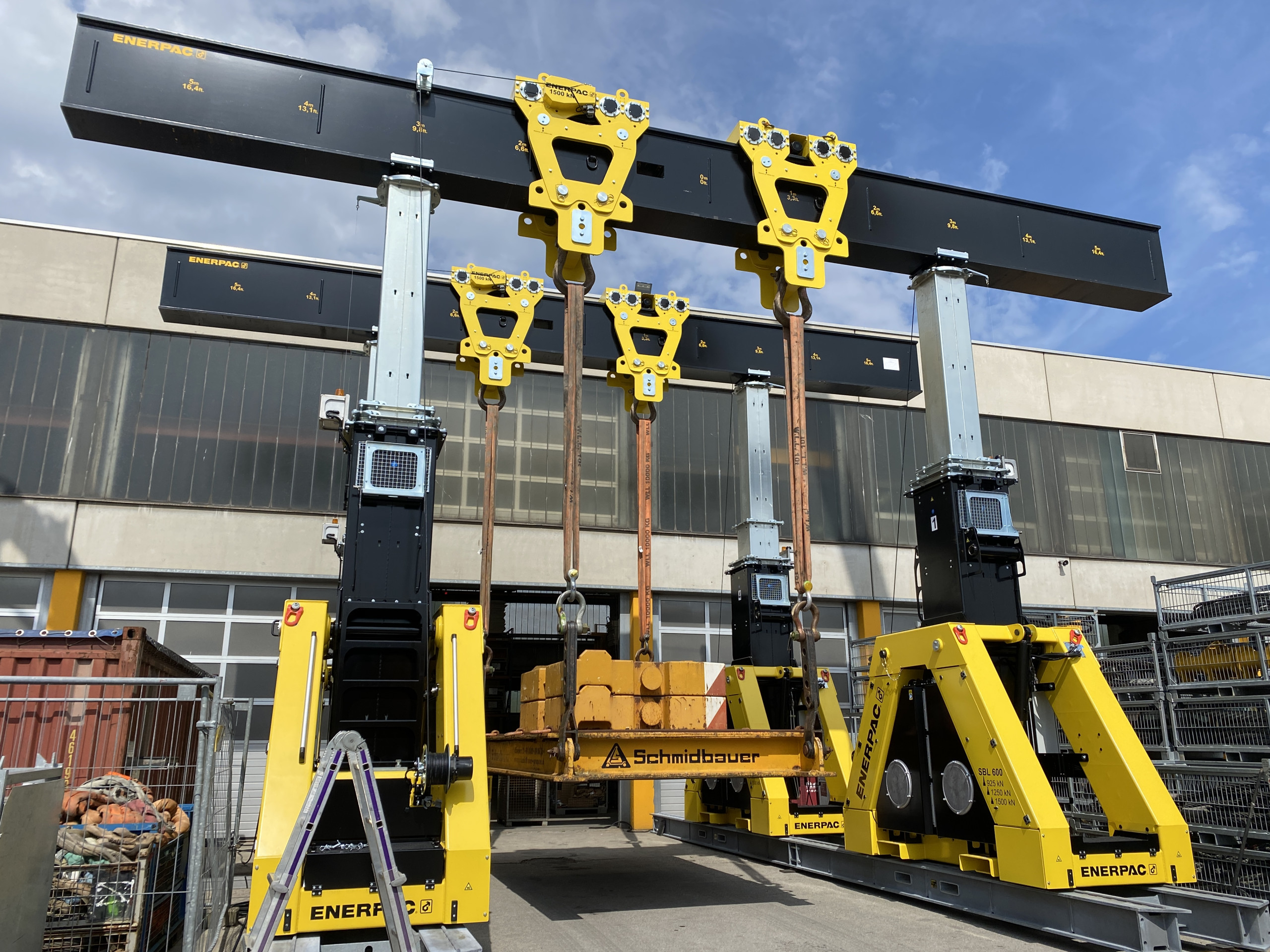 New addition to the Schmidbauer heavy goods fleet: the Enerpac SBL600 ...